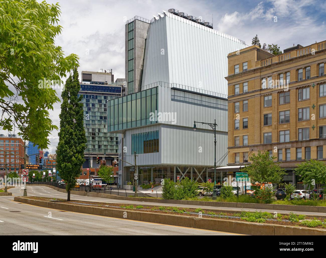 Renzo Piano designed the Whitney Museum of American Art at 99 ...