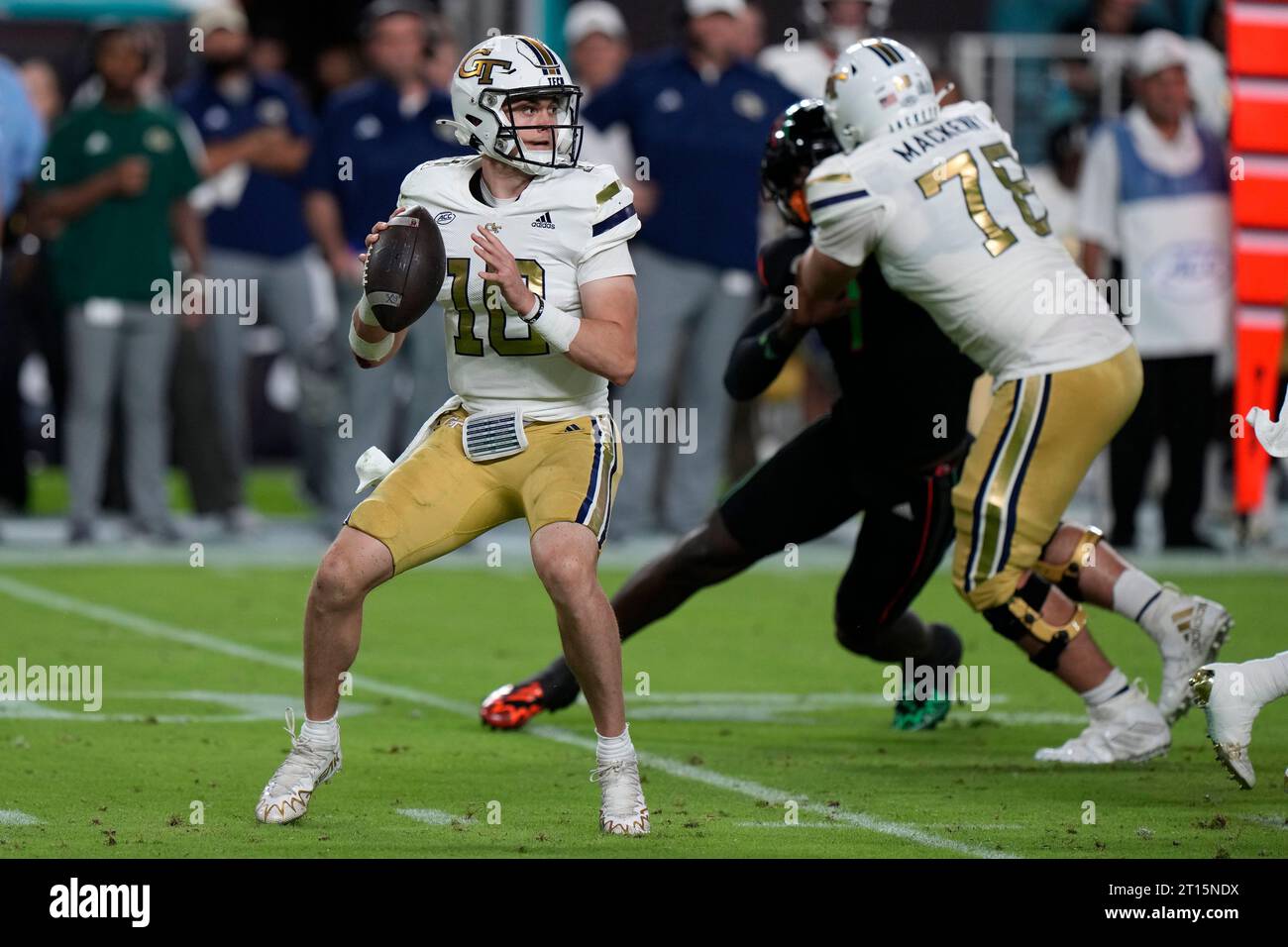 Georgia Tech quarterback Haynes King (10) drops back to pass during the ...