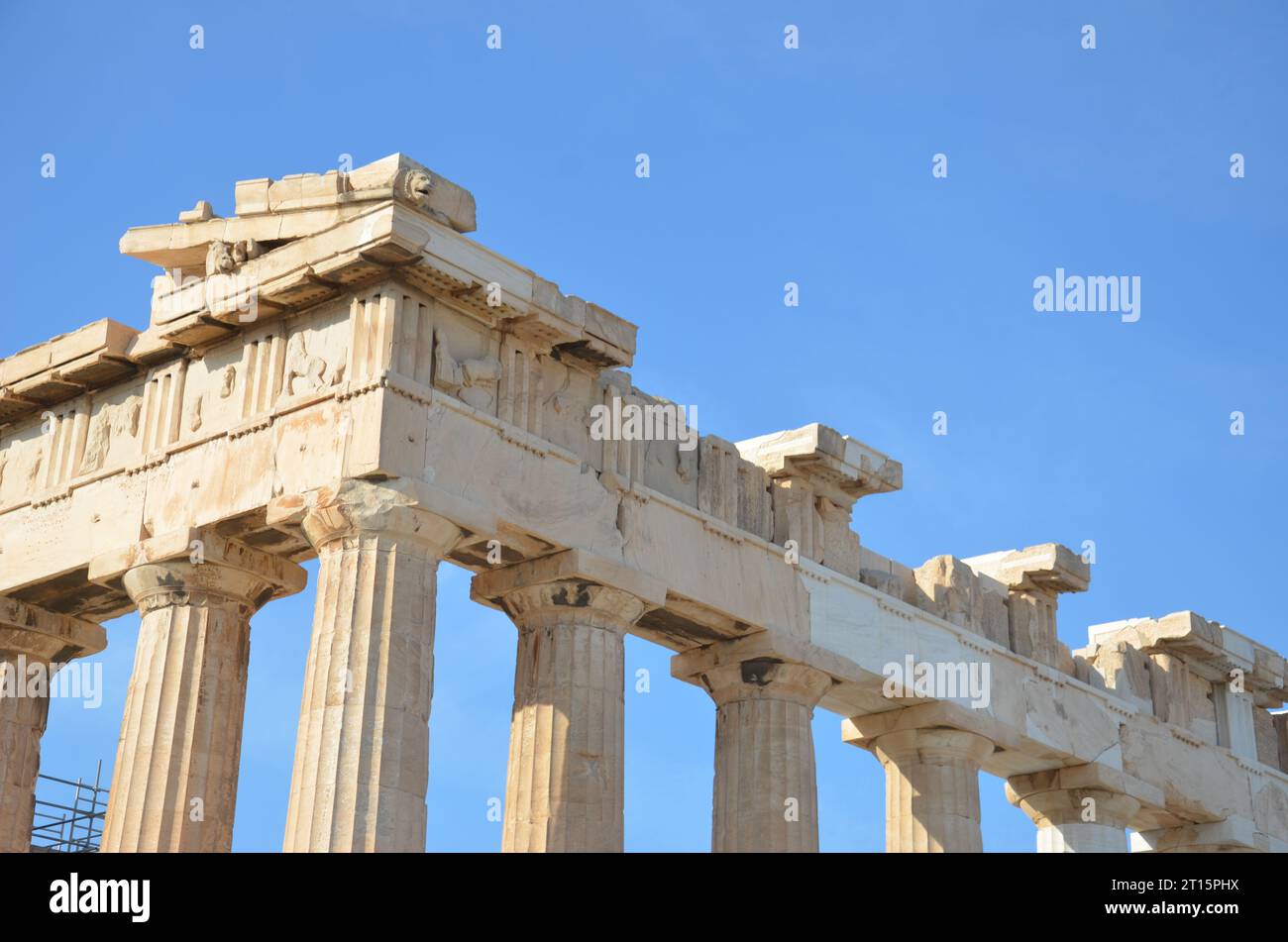 Light and shadow on greek columns hi-res stock photography and images ...