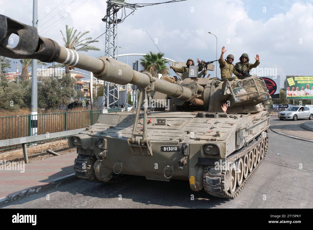 ISRAEL-LEBANON-PALESTINIAN-CONFLICT Israeli soldiers stand guard near ...