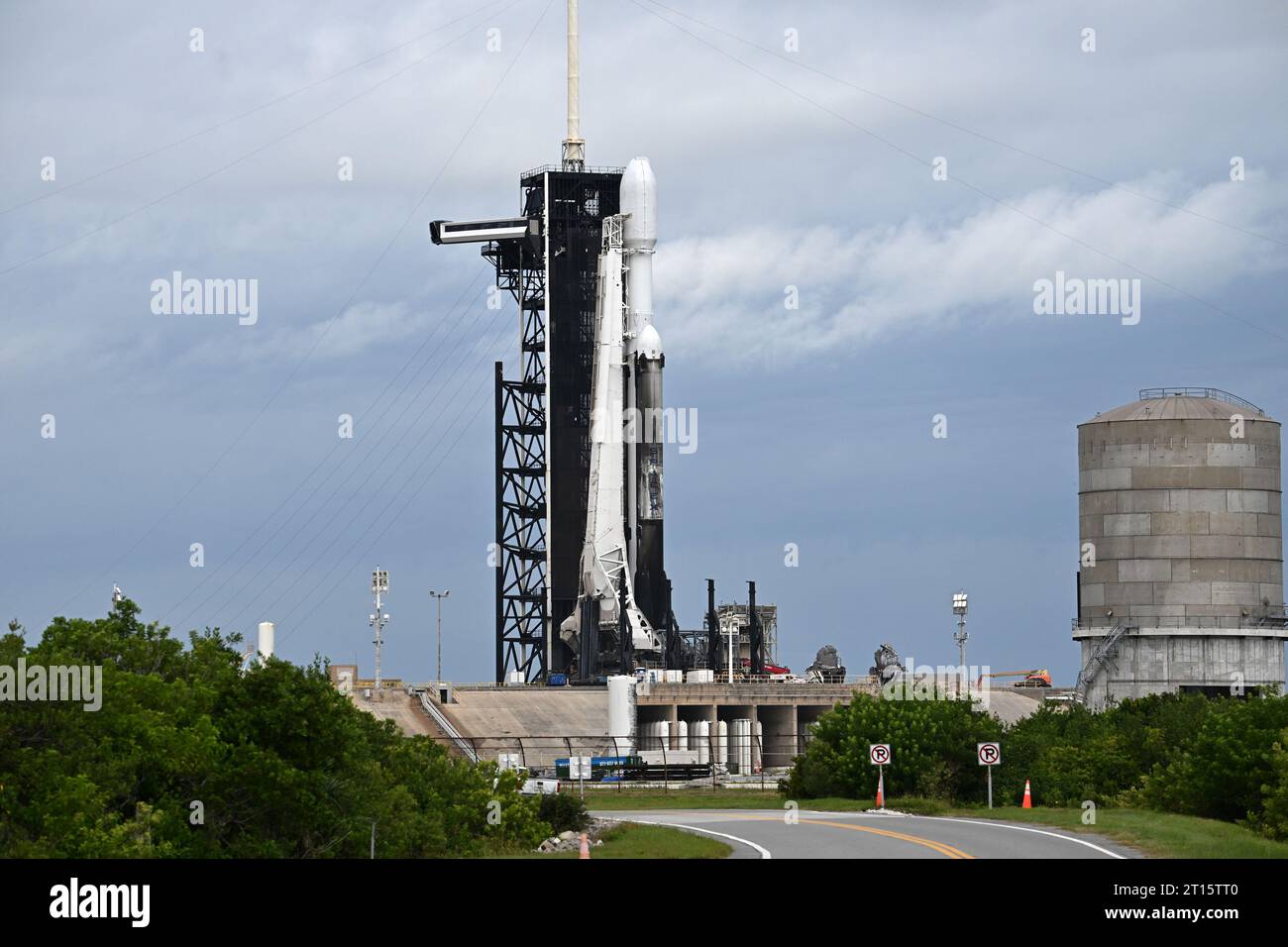 The SpaceX Falcon Heavy rocket is prepared to launch NASA's PSYCHE ...