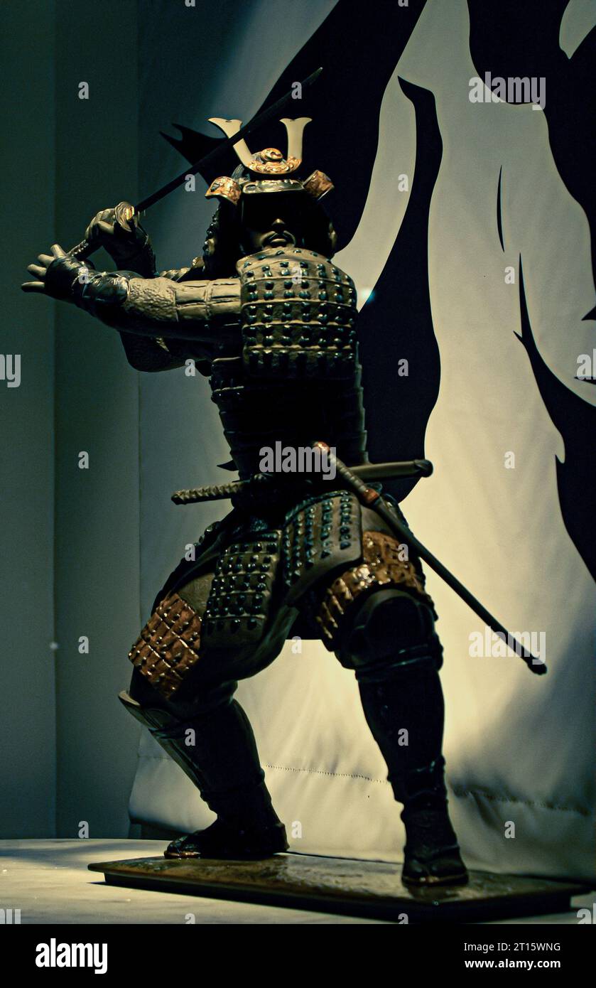 Samurai statue hi-res stock photography and images - Alamy