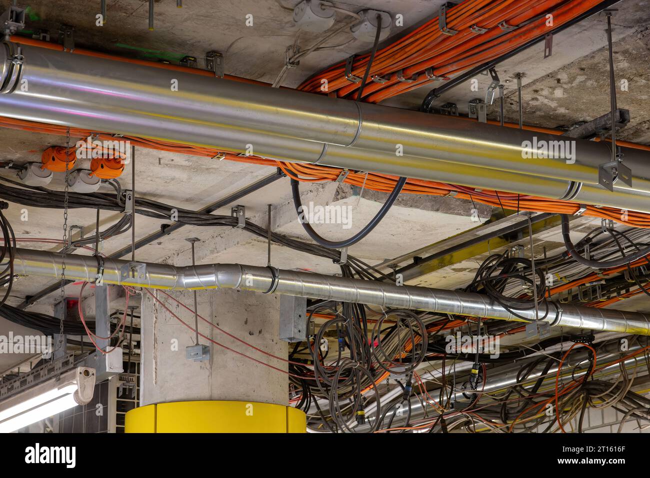 Subway station with new construction and renovation of the cable ...