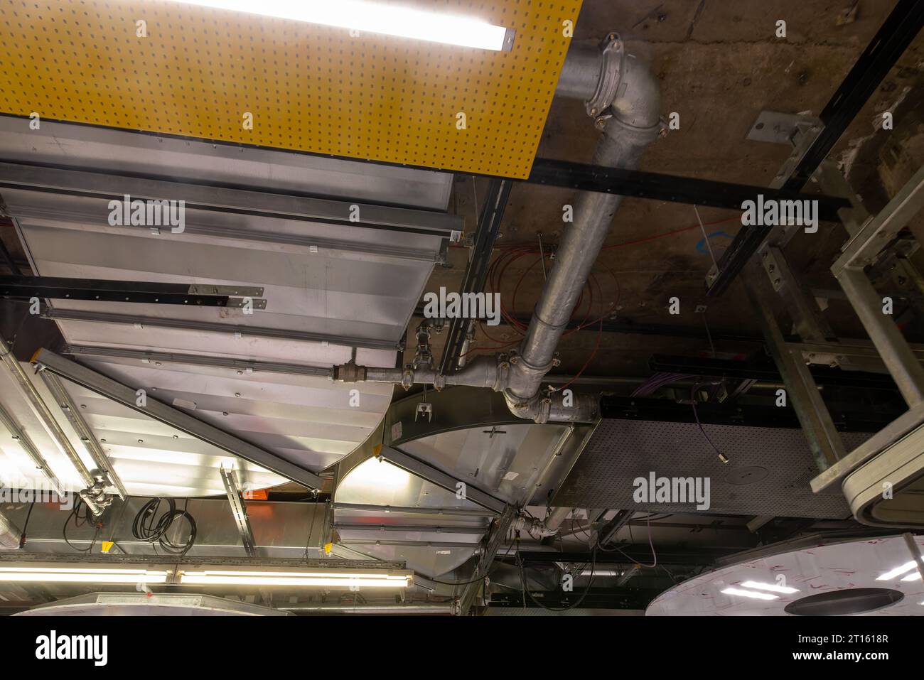 Subway station with new construction and renovation of the cable ...