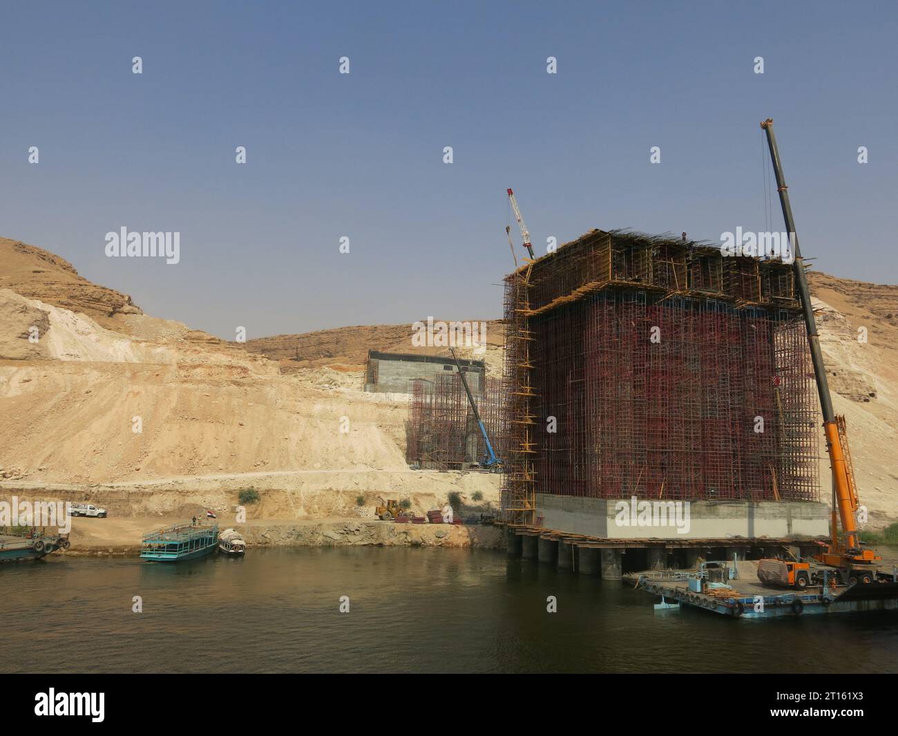 Bridge infrastructure and urban planning on the Nile: view of the ...