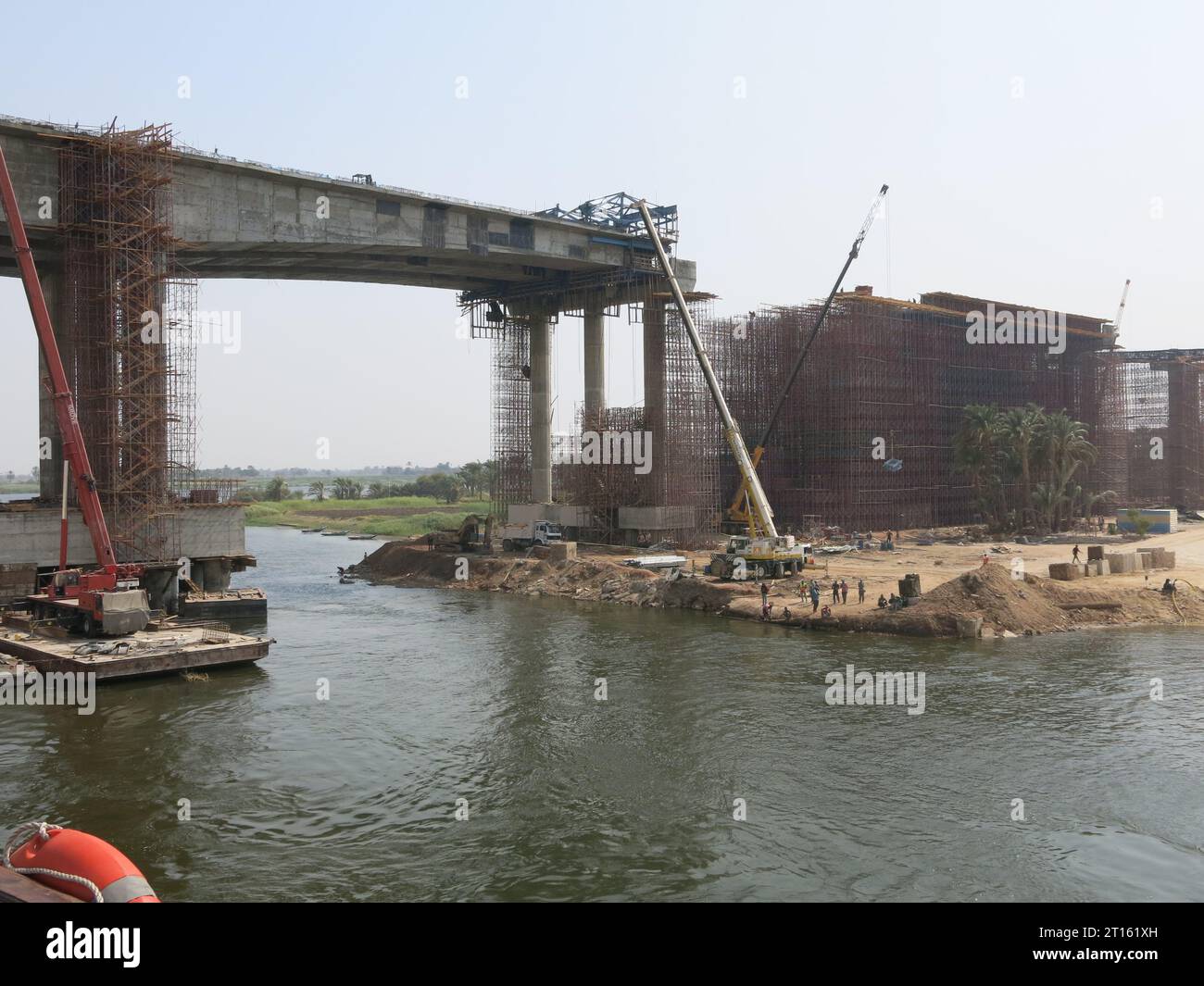 Egypt traffic road crossing hi-res stock photography and images - Alamy