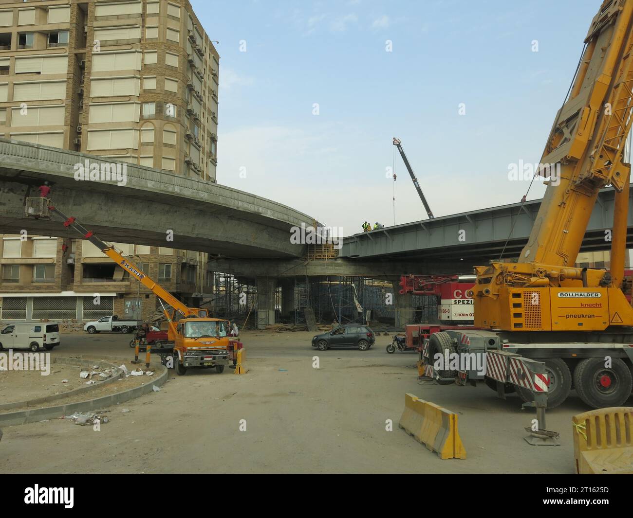 Major bridge construction project hi-res stock photography and images ...
