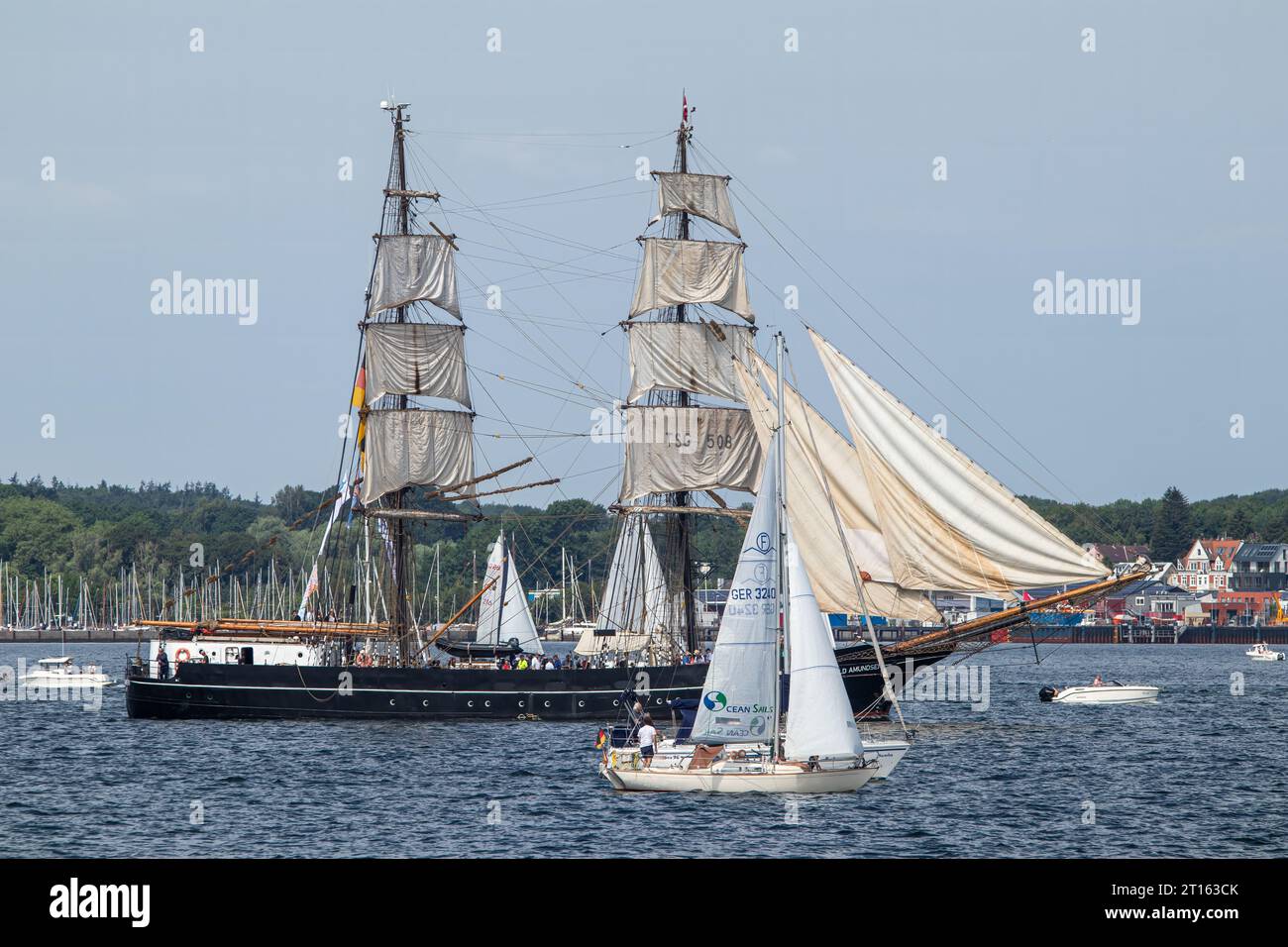 Two asted hi-res stock photography and images - Alamy