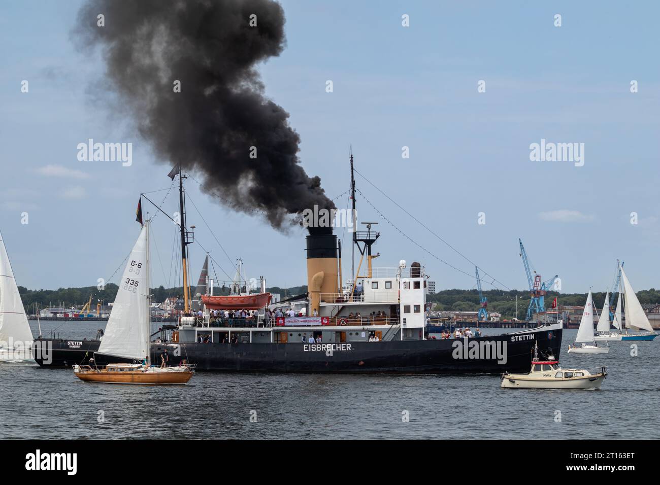 Steam icebreaker stettin hi-res stock photography and images - Alamy