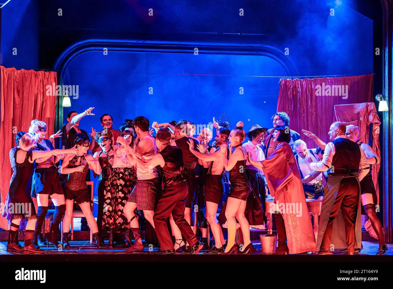 Cottbus, Germany. 10th Oct, 2023. Singers of the opera "Der ...