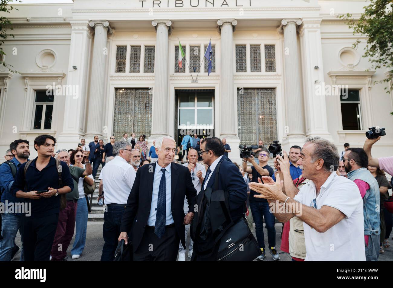 Open verdict hi-res stock photography and images - Alamy