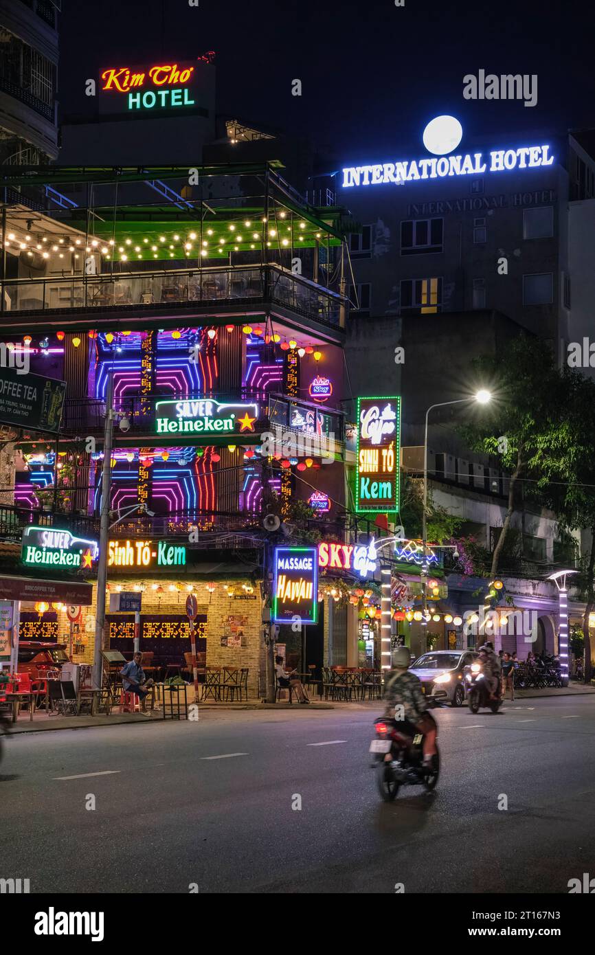 Hai Ba Trung Street at Night, Can Tho, Vietnam Stock Photo - Alamy Hai Ba Trung Street at Night, Can Tho, Vietnam Stock Photo - Alamy