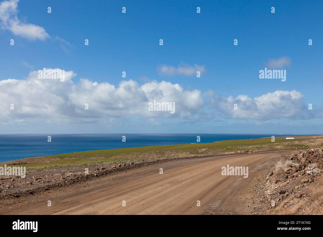 Gravel road through the Jandai nature park Park, Parque Natural de ...