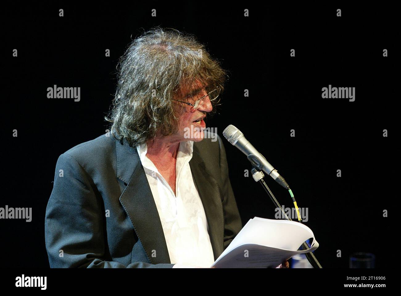 Howard Marks one man show in London on 16th March 2004 Stock Photo - Alamy