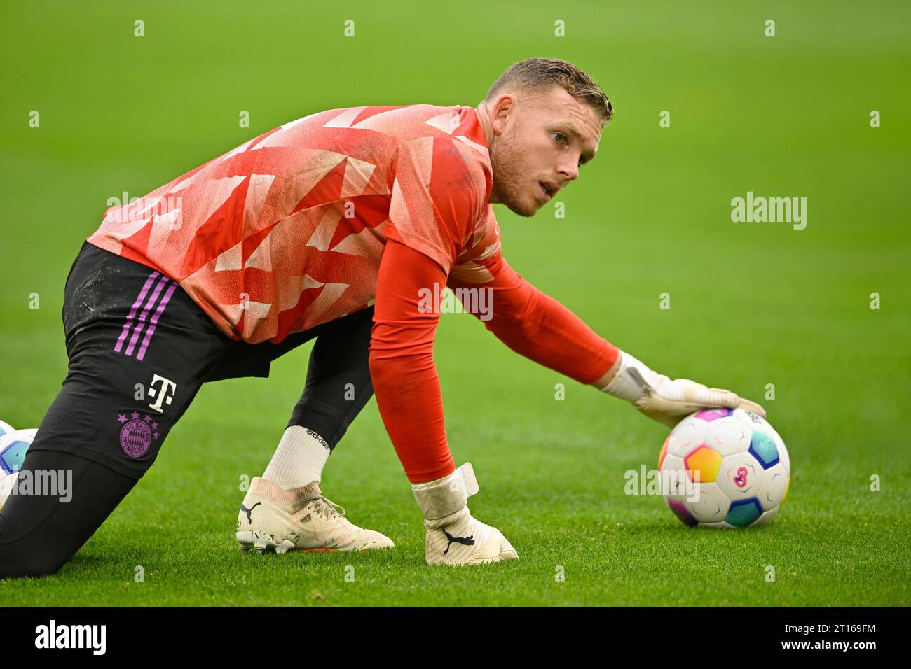 Warm-up, training, goalkeeper Daniel Peretz FC Bayern Munich FCB (18 ...