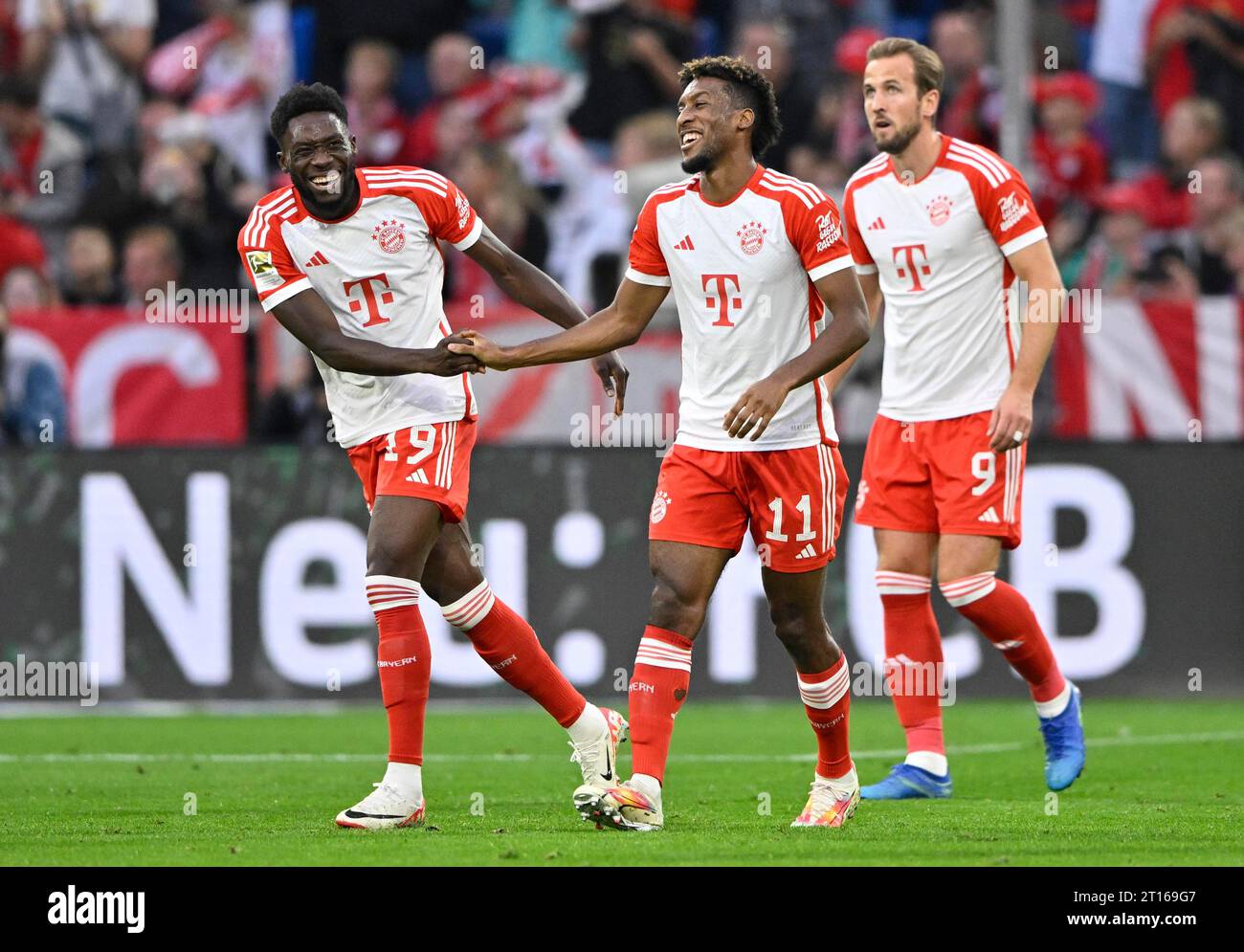 Goal celebrations Alphonso Davies Bayern FC Muenchen FCB (19) Kingsley ...