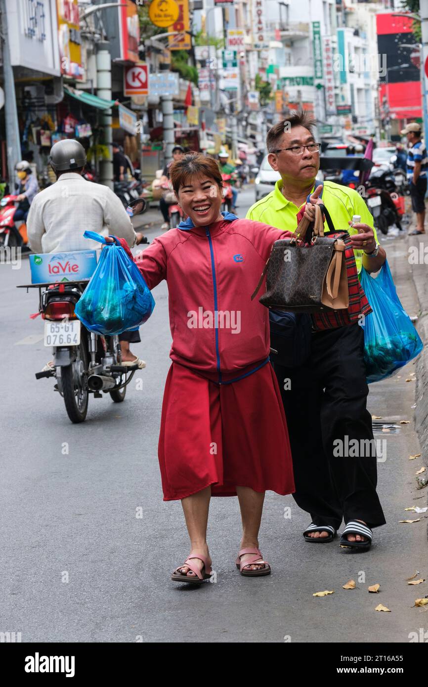 Shoppers on Hai Ba Trung Street, Can Tho, Vietnam Stock Photo - Alamy Shoppers on Hai Ba Trung Street, Can Tho, Vietnam Stock Photo - Alamy