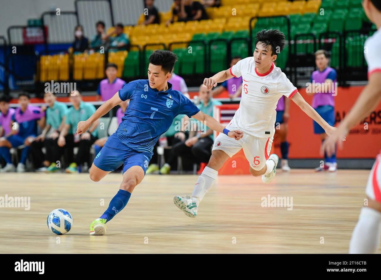 Bangkok, Thailand. 11th Oct, 2023. Panat Kittipanuwong (L) of Thailand ...