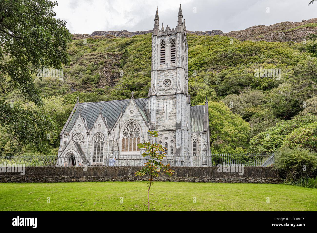 Abbaye de Kylemore dans le Connemara, église néogothique. Kylemore ...