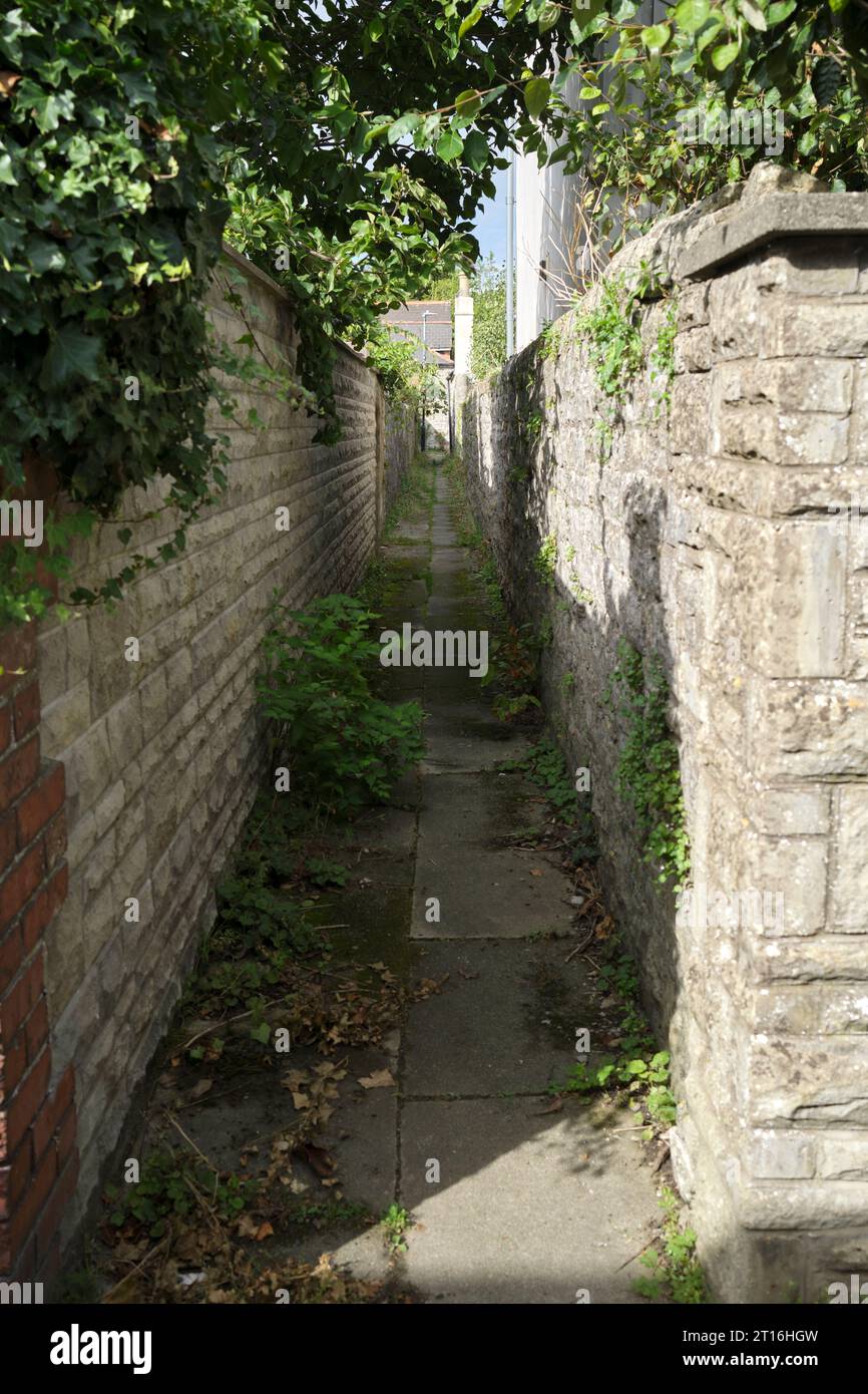 Cut off tower hi-res stock photography and images - Alamy