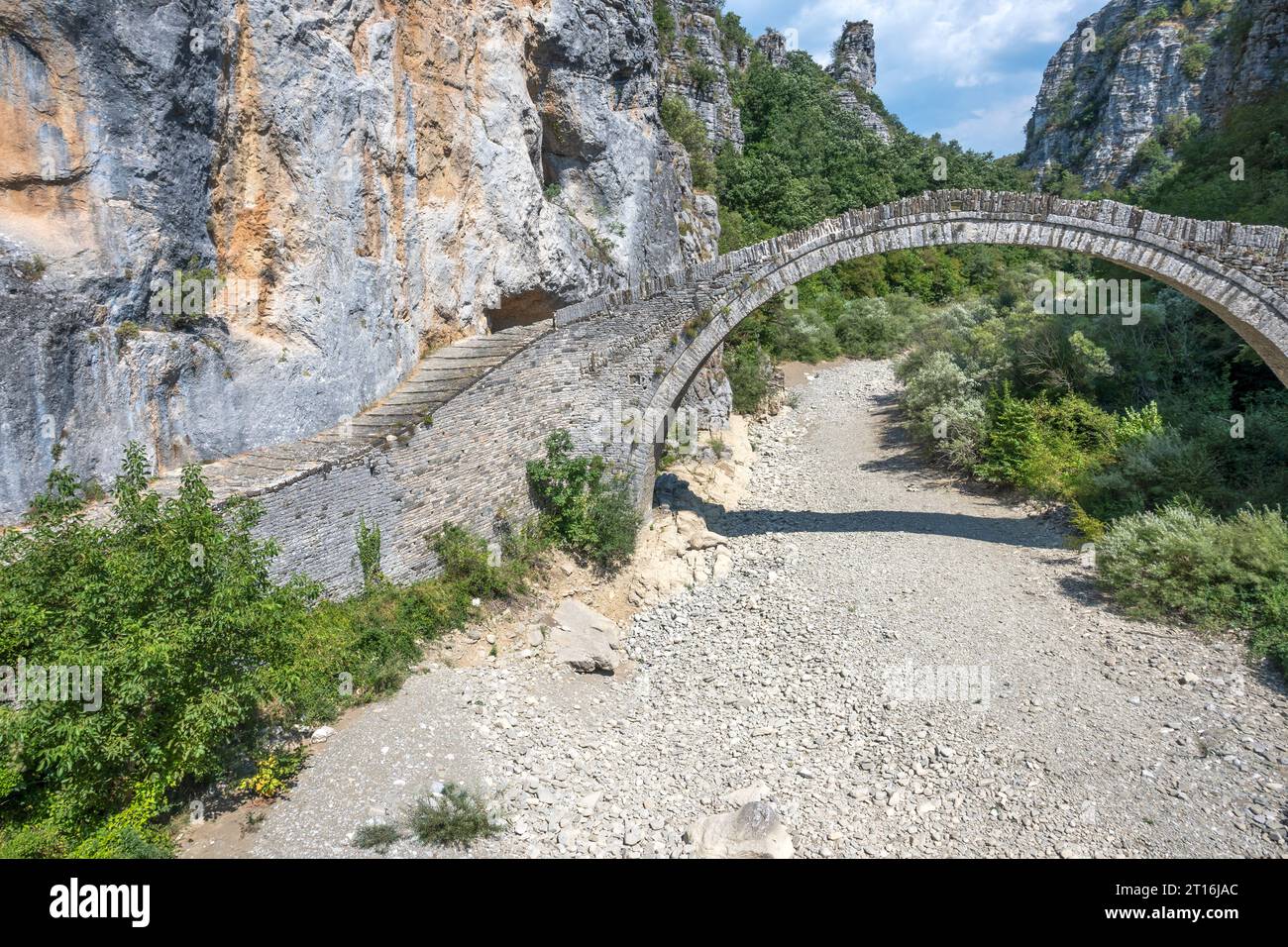 Amazing view of Kokkorou stone bridge at Pindus Mountains, Zagori ...