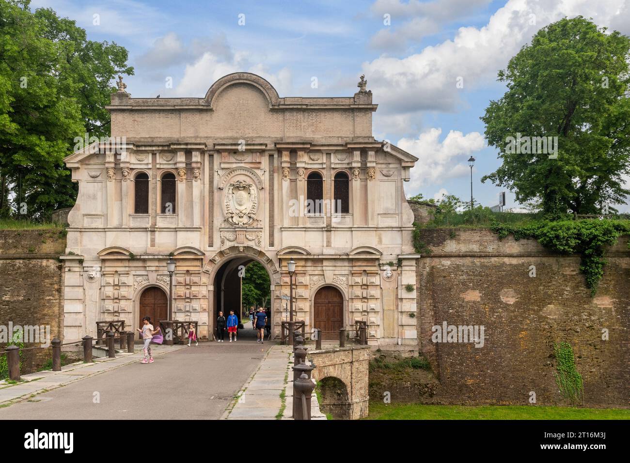 16th century military architecture hi-res stock photography and images ...
