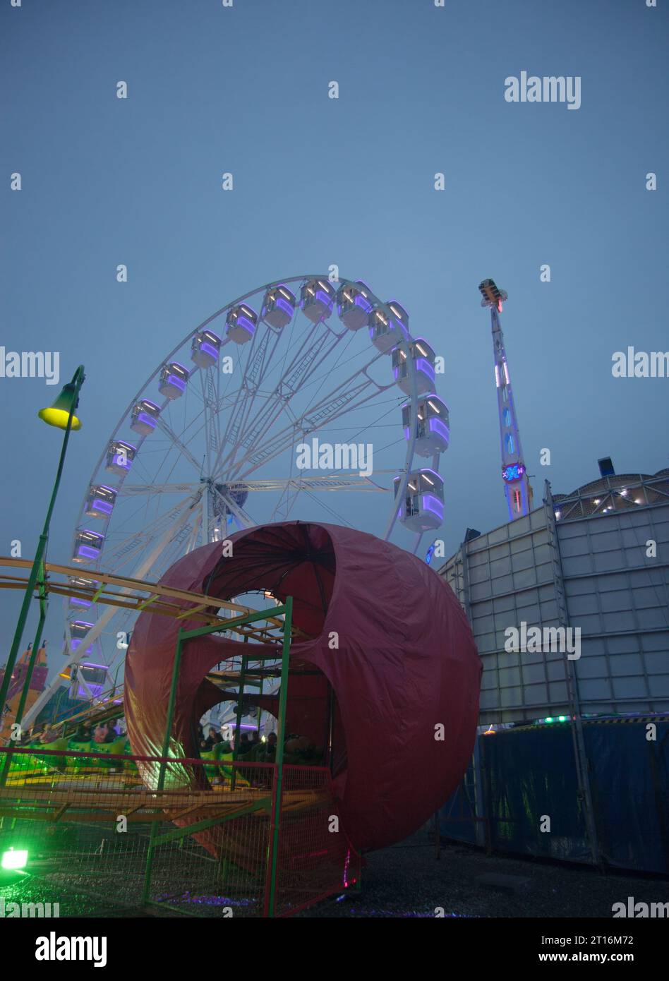 Europe's largest travelling funfair, evening, Walton Street, Hull East ...