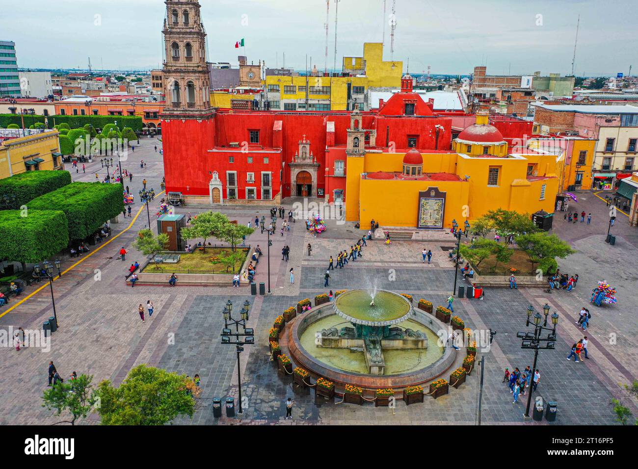 Fountain of the Lions, Parroquia del Sagrario, main square and garden ...