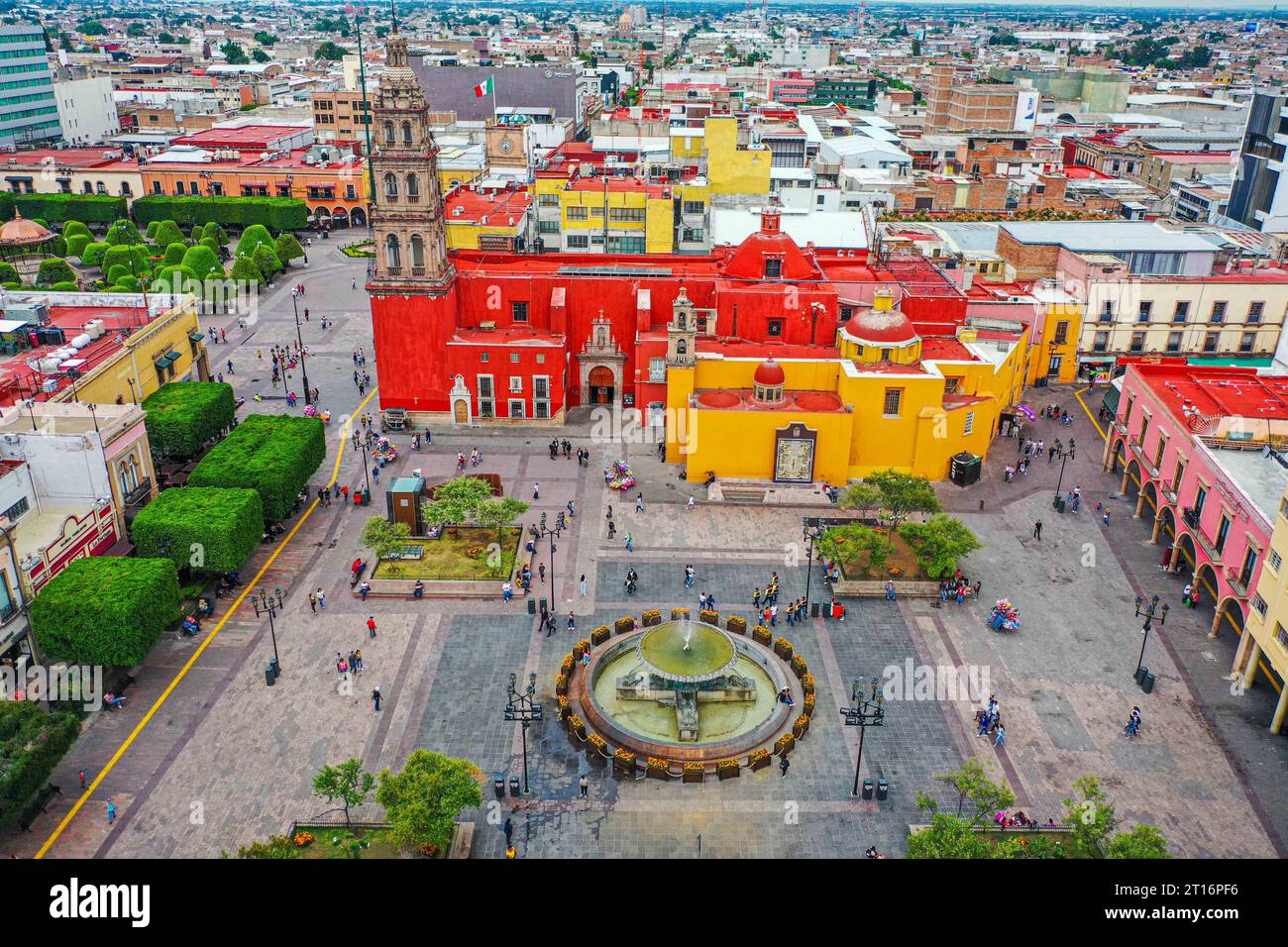 Fountain of the Lions, Parroquia del Sagrario, main square and garden ...