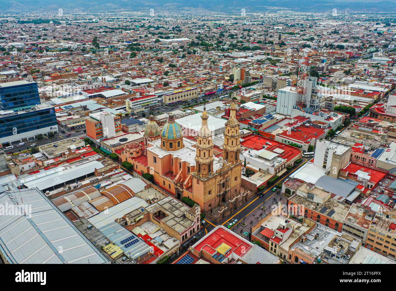 Vista general de la ciudad catedral hi-res stock photography and images ...