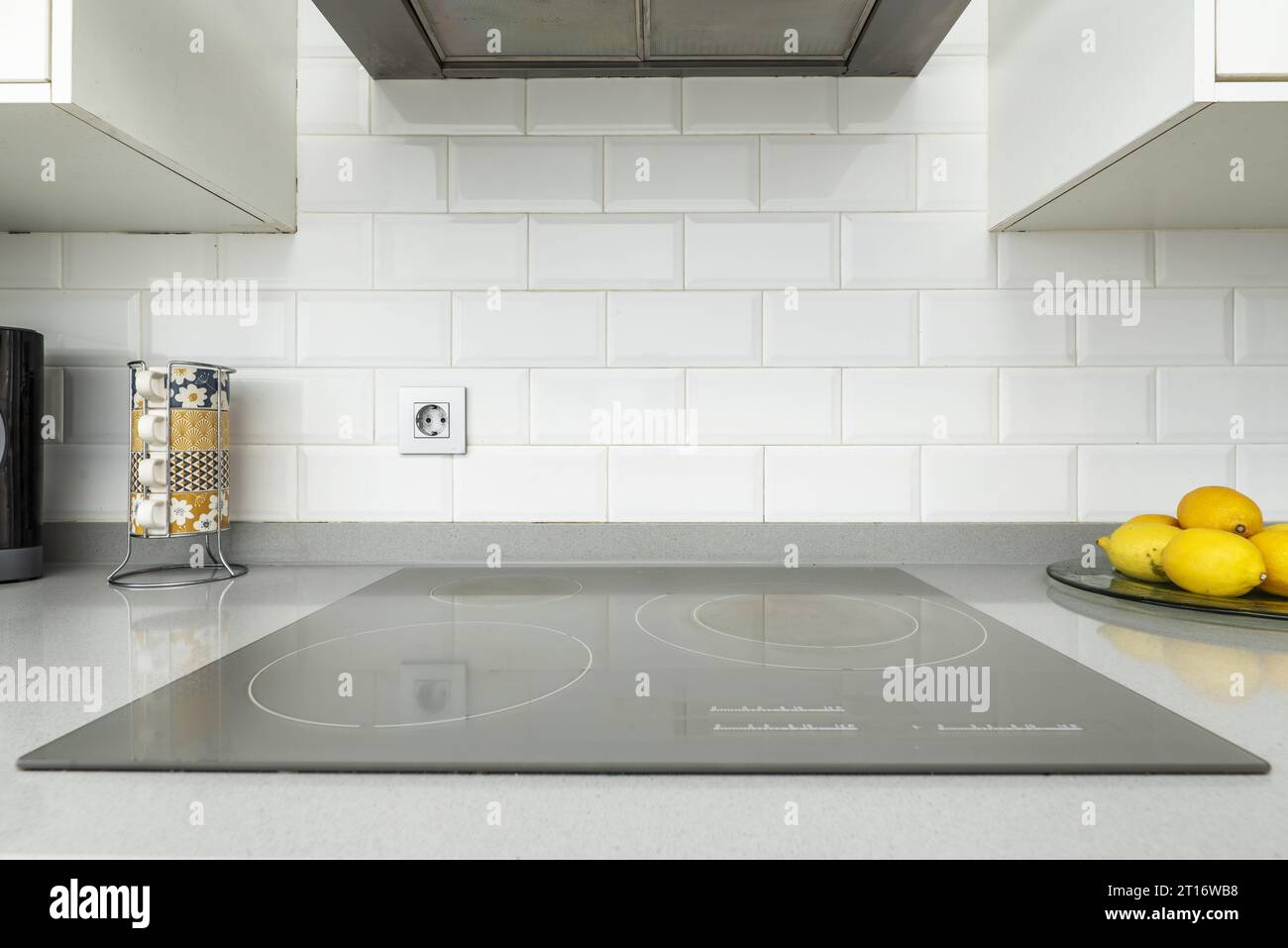 Integrated hob hi-res stock photography and images - Alamy