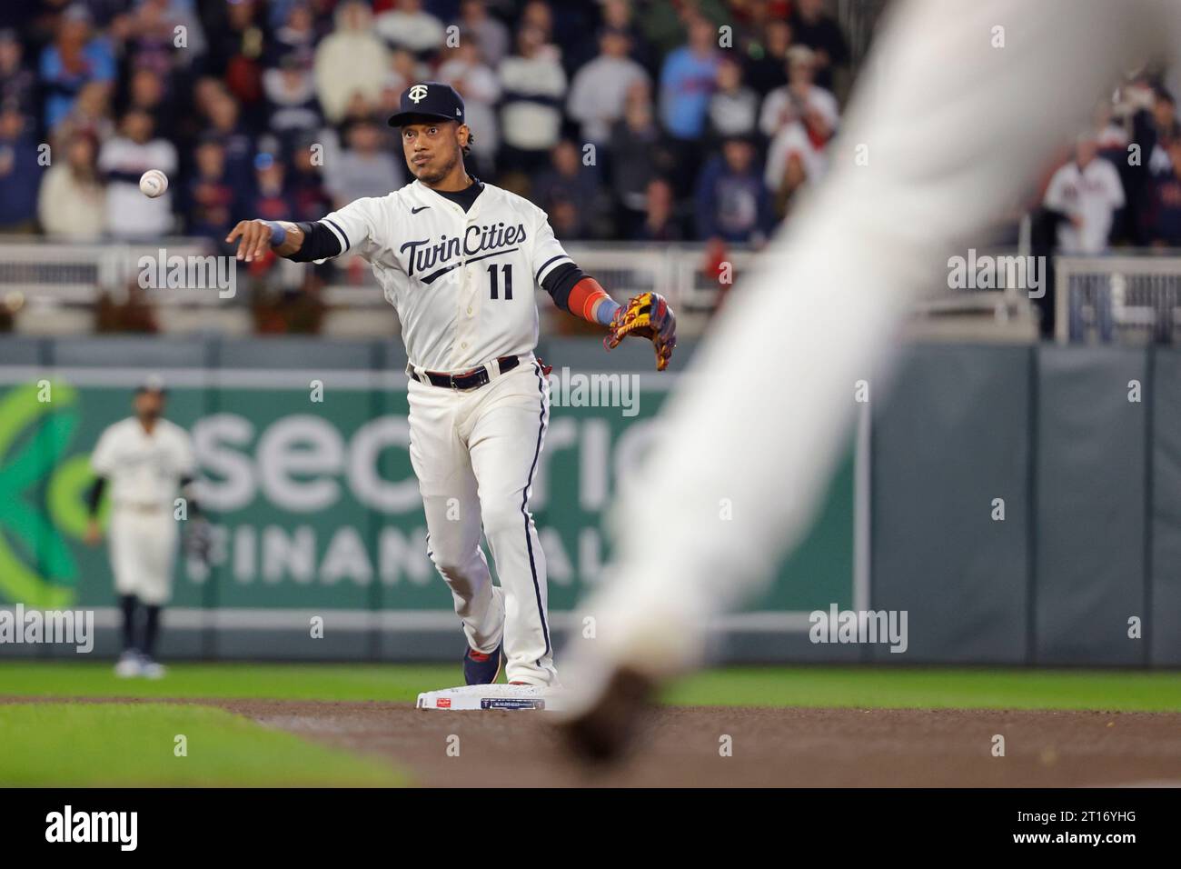 Minnesota Twins second baseman Jorge Polanco throws out Houston Astros ...