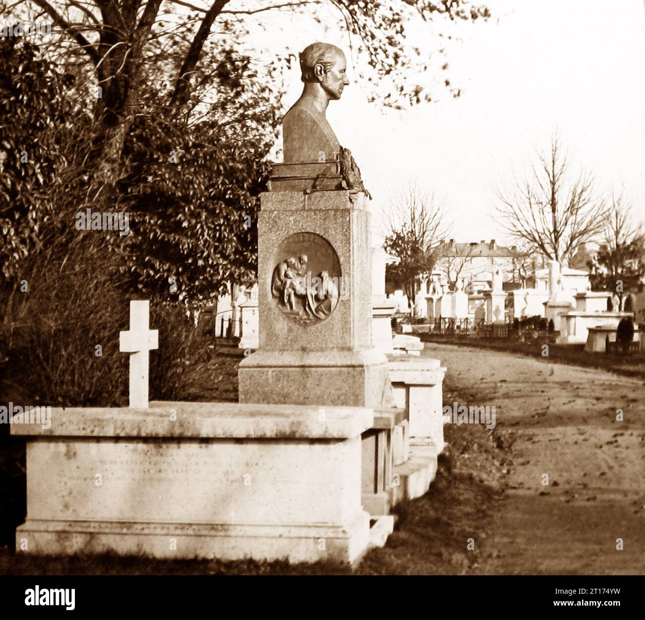 Grave of Thomas Hood, Kensal Green, London, Victorian period Stock Photo - Alamy