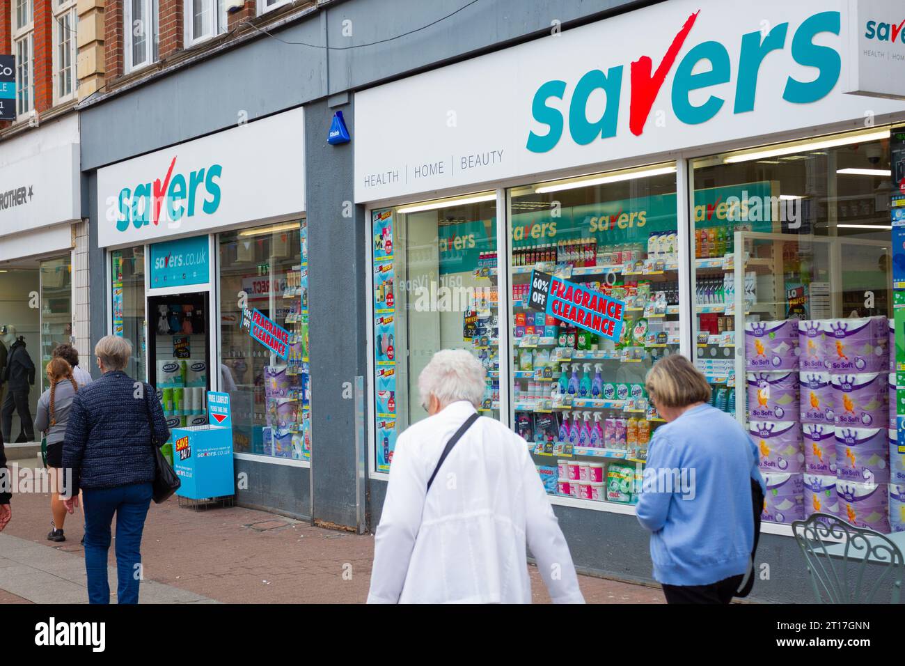 Southend-on-Sea City Centre, UK.. 11/10/23. Shoppers walking by ...