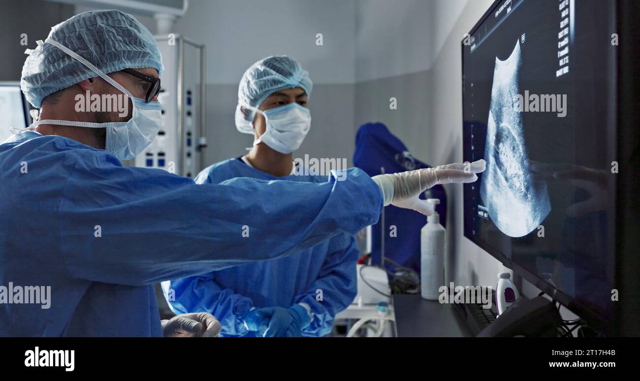 Check in screen surgery hi-res stock photography and images - Alamy