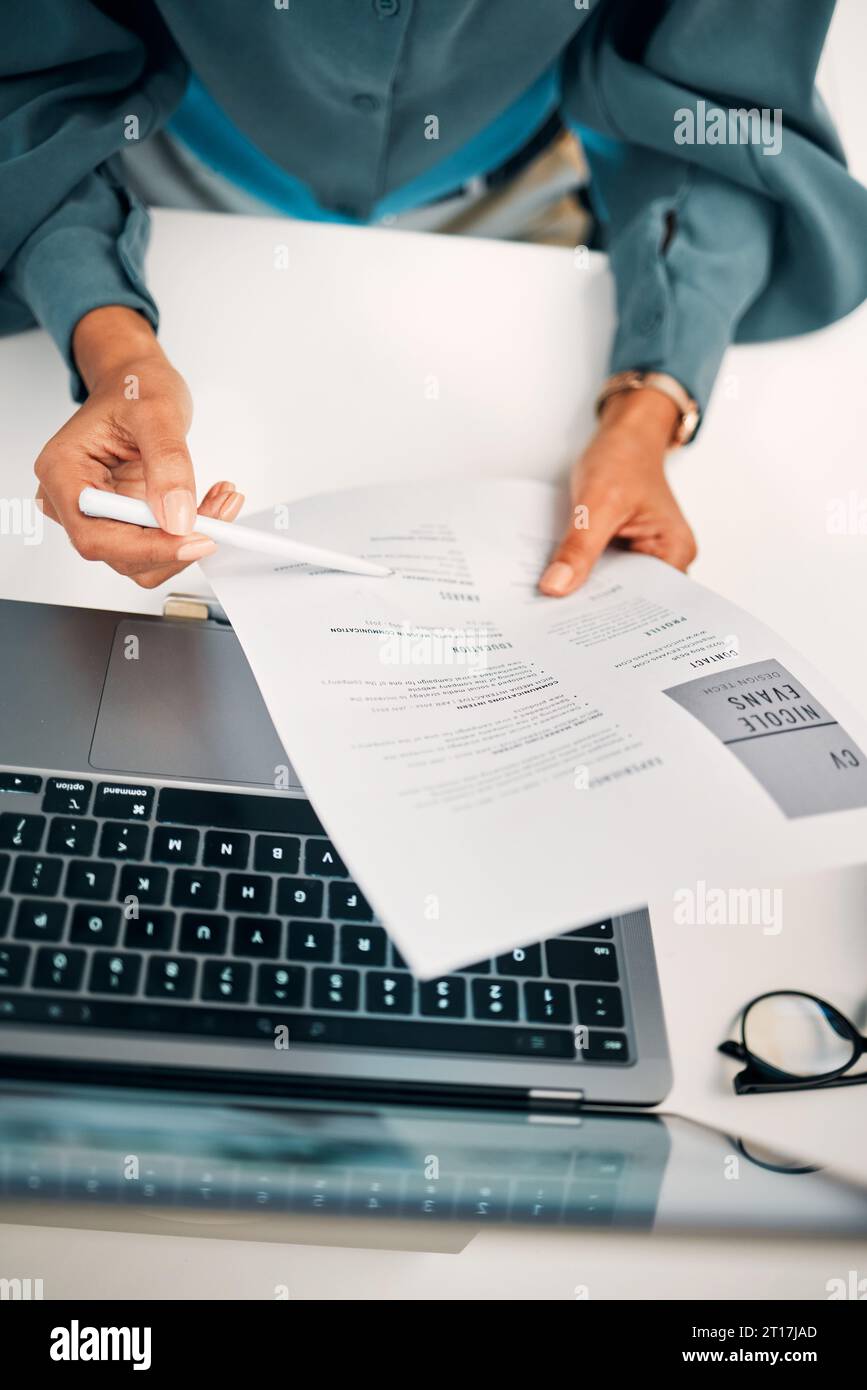 Writing cv laptop hi-res stock photography and images - Alamy