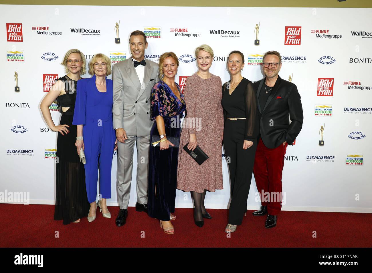 Goldene Bild der Frau in Hamburg Janina Süß, Sandra Immoor, Kai Pflaume, Julia Becker, Manuela ...