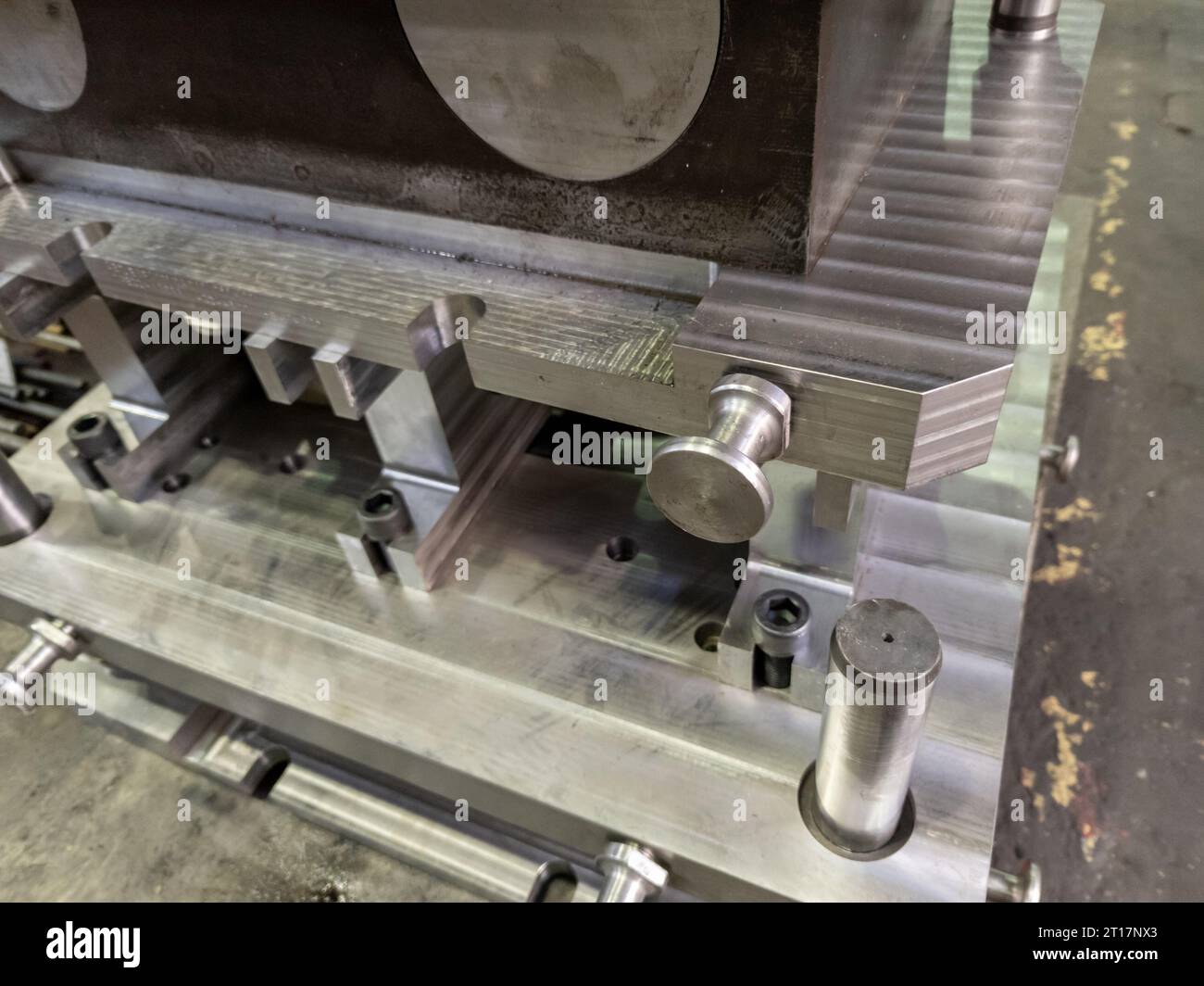 Tool and die manufacturing hi-res stock photography and images - Alamy