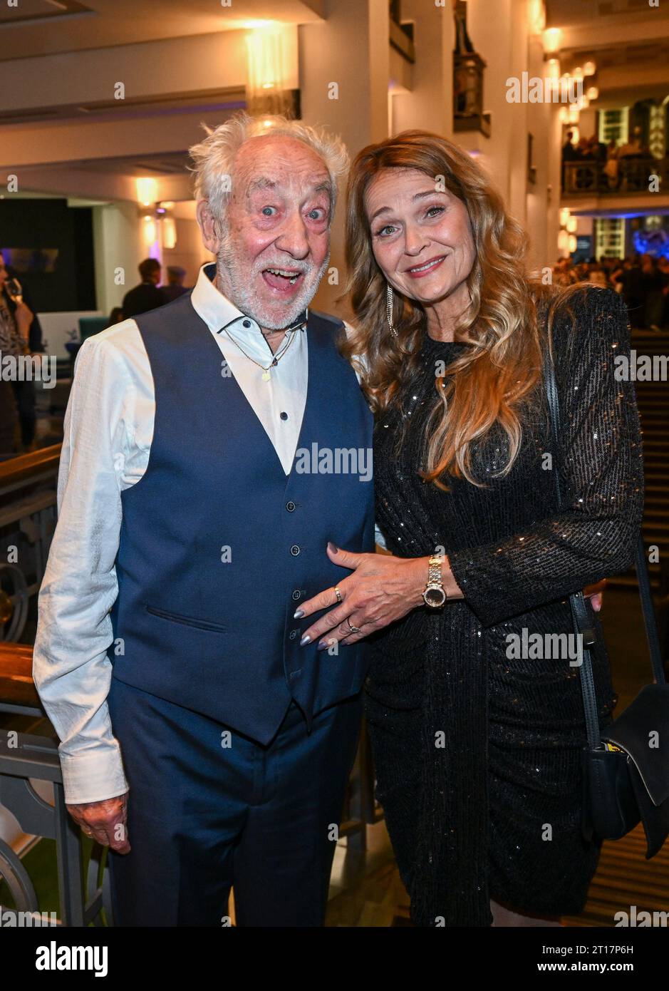 Berlin, Germany. 11th Oct, 2023. Dieter Hallervorden and his wife ...