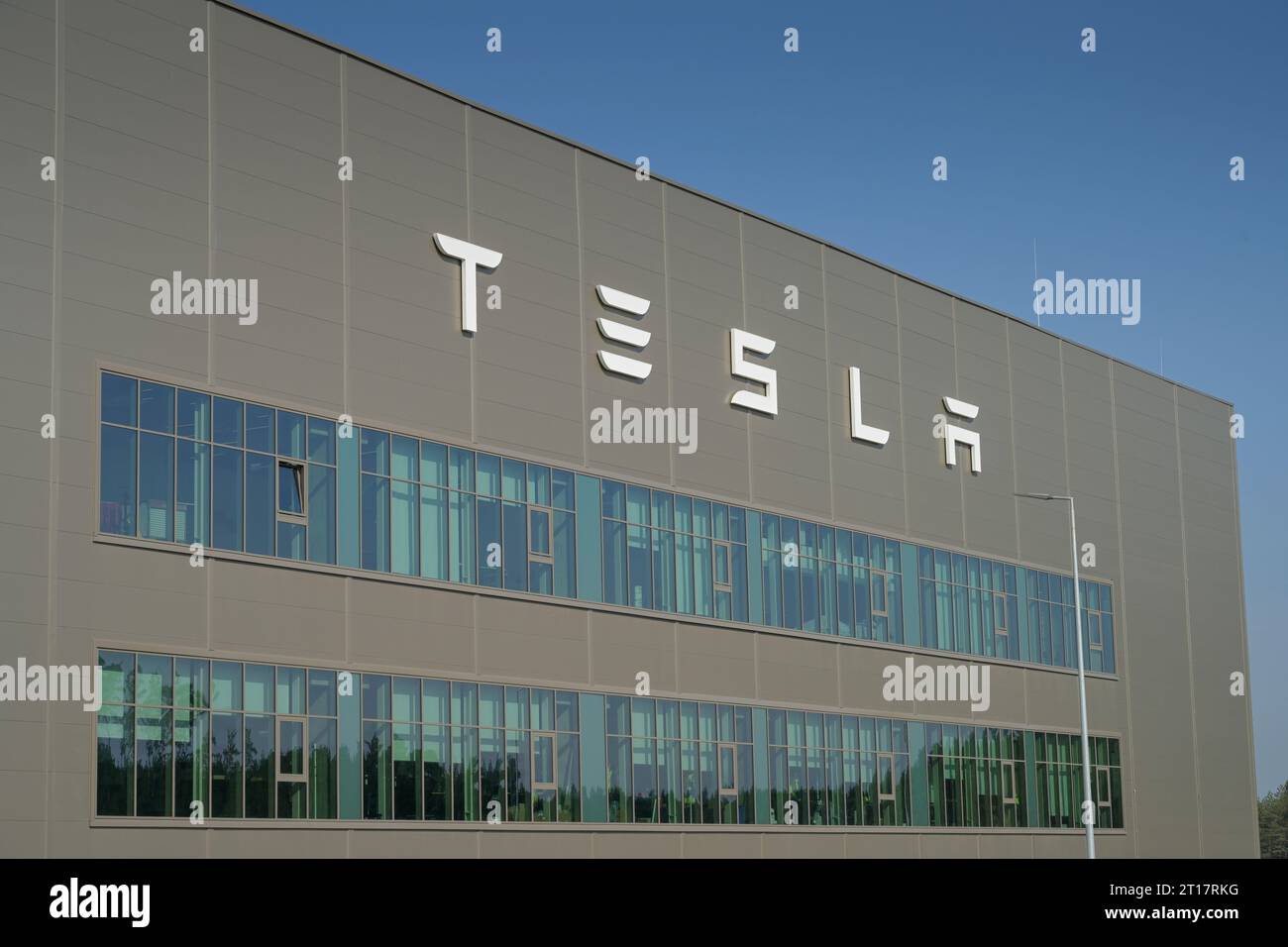 Tesla Giga-Factory, Grünheide, Brandenburg, Deutschland Stock Photo - Alamy