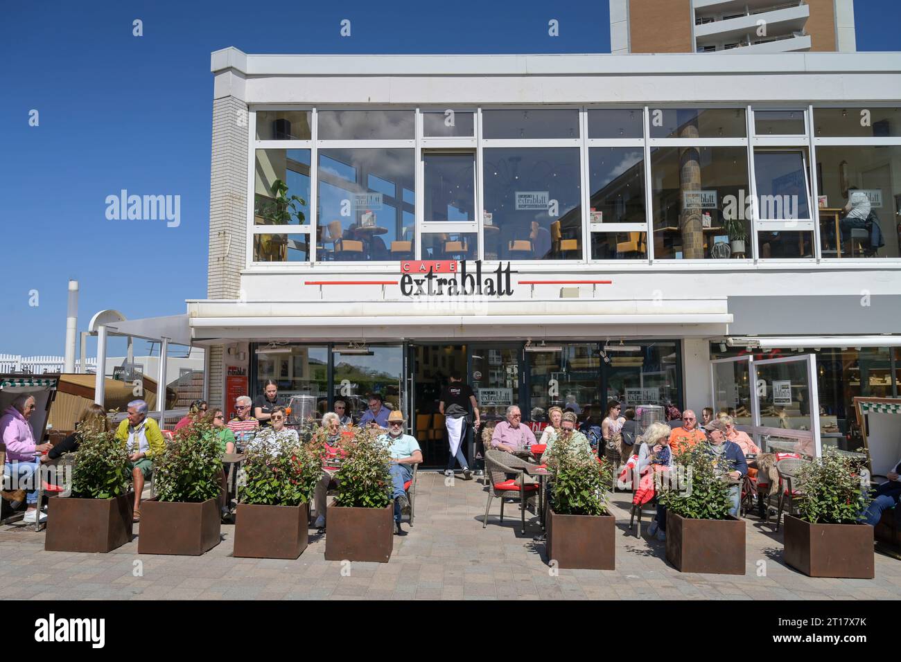 Café Extrablatt, Einkaufsstraße und Fußgängerzone Friedrichstraße ...