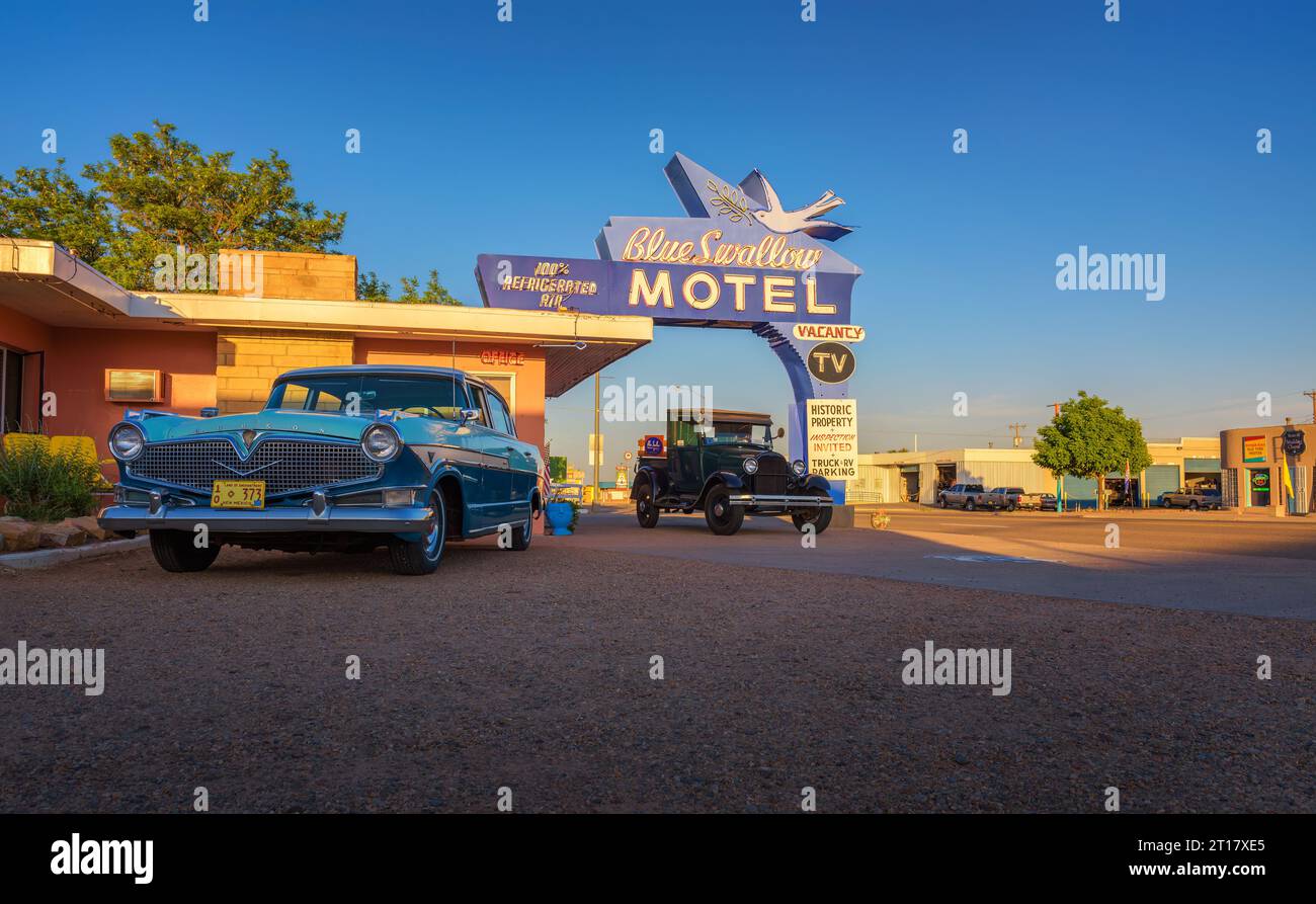 Historic Blue Swallow Motel with vintage cars in Tucumcari, New Mexico ...