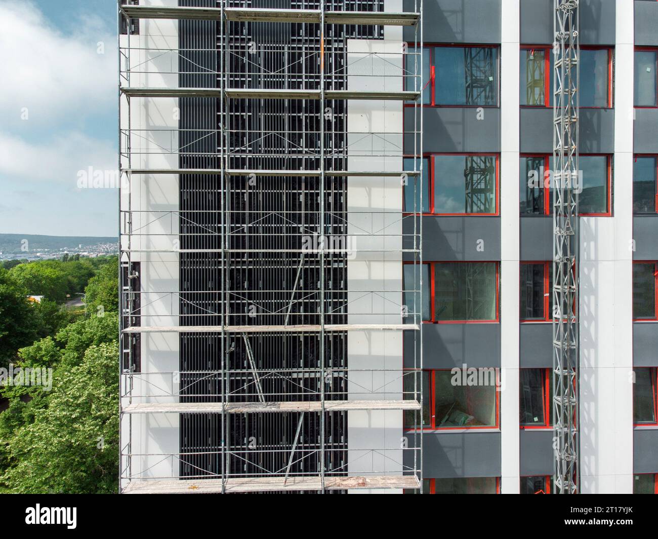 Scaffolding on apartment building facade construction project Stock ...