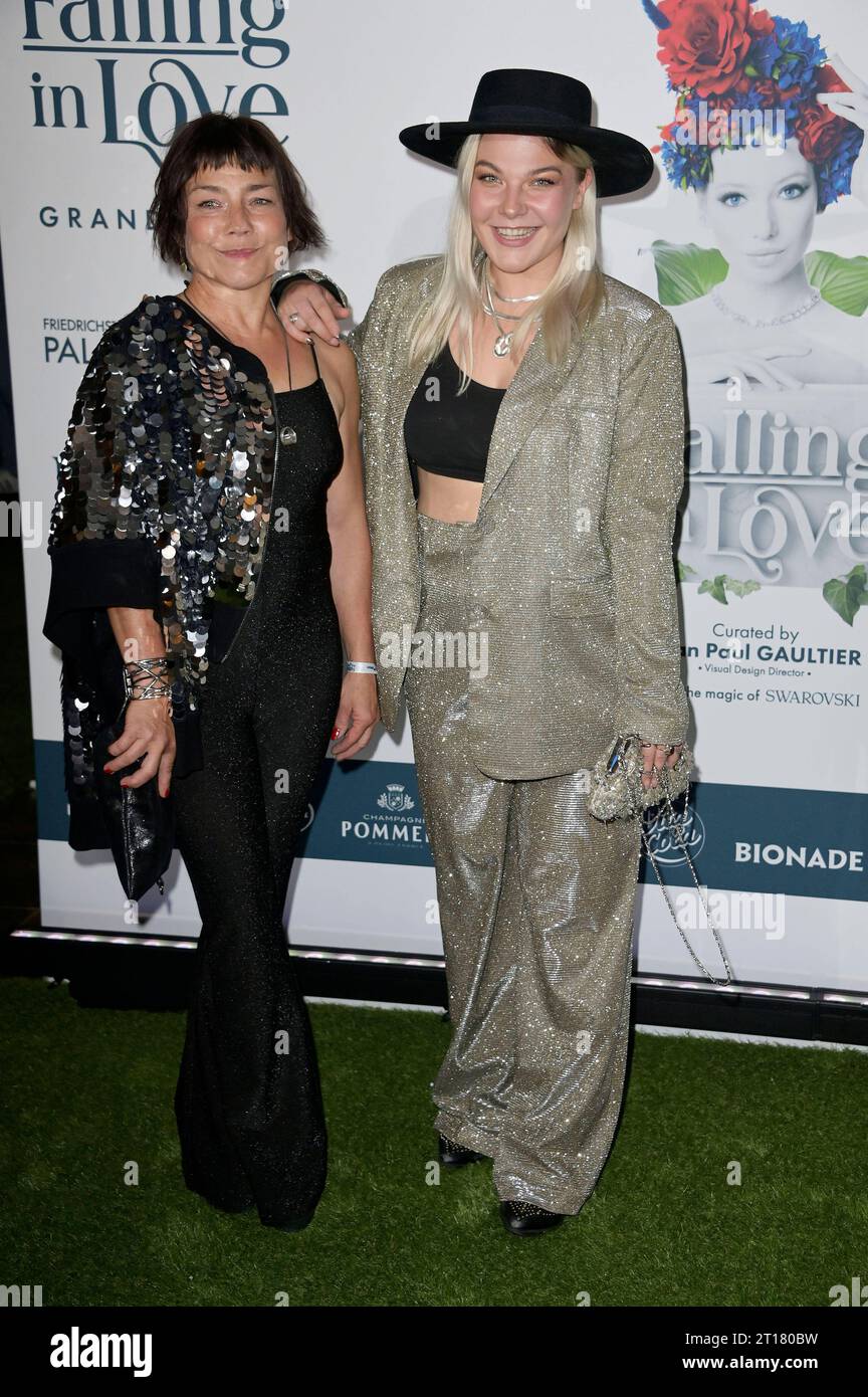 Claudia Schmutzler mit Tochter Charley Ann Schmutzler bei der Weltpremiere der Falling In Love ...