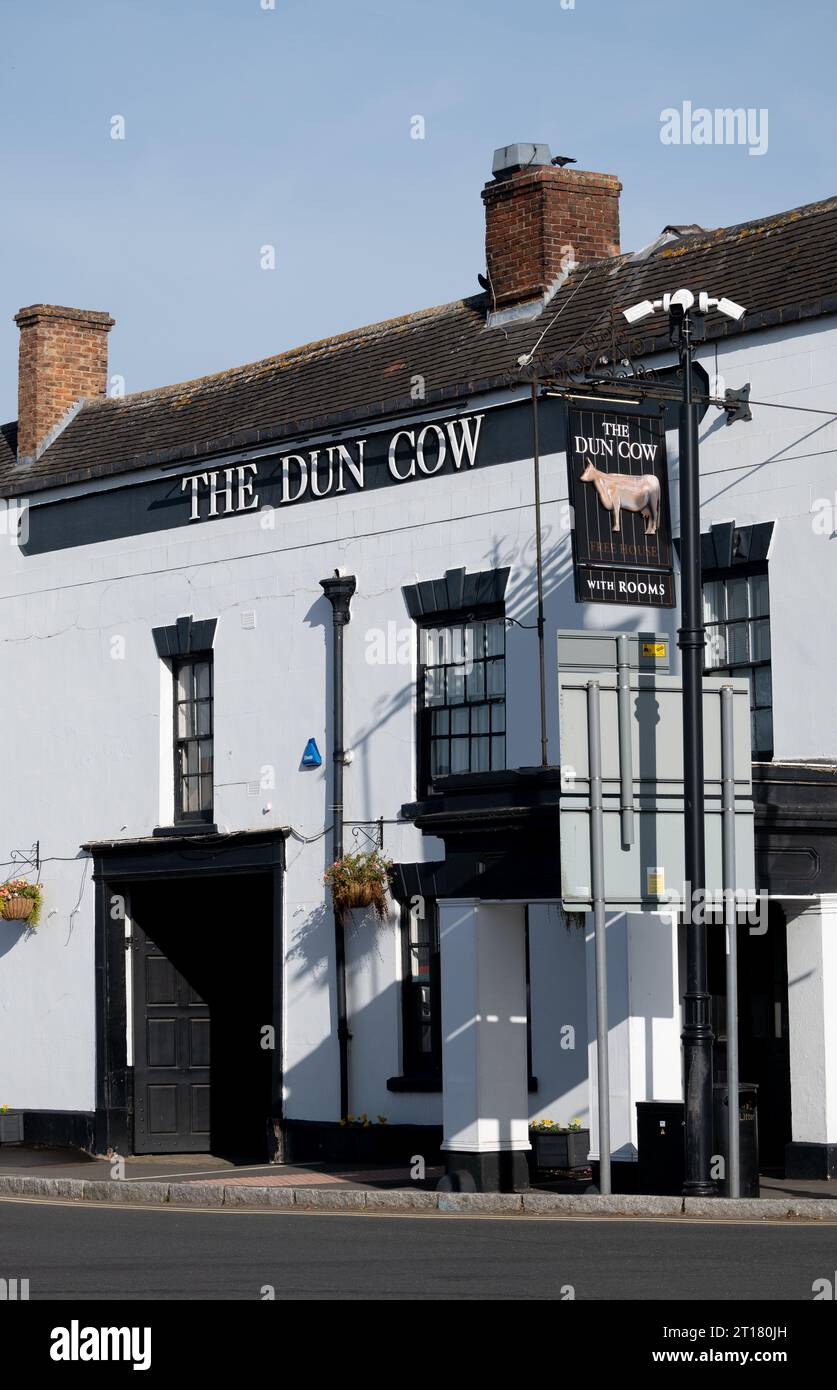 The Dun Cow pub, Dunchurch, Warwickshire, England, UK Stock Photo - Alamy