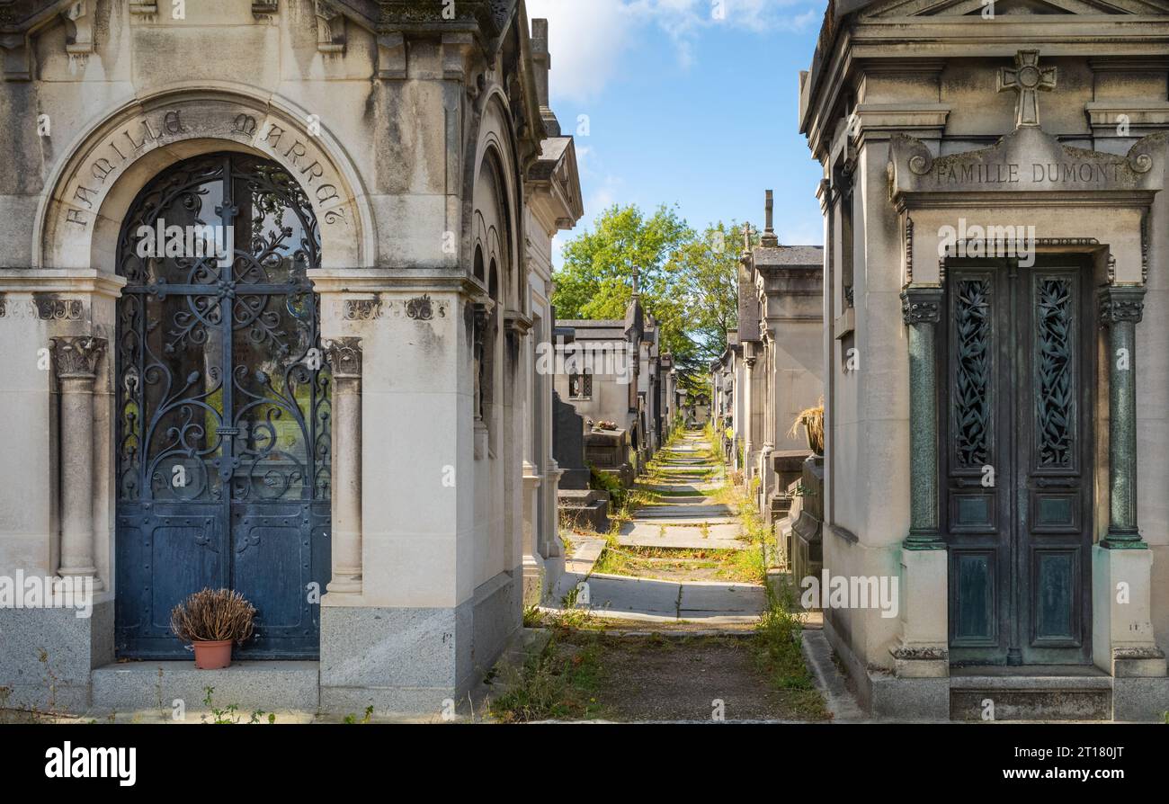 Rows of elaborate 19th century catholic family tombs in the famous Pere ...