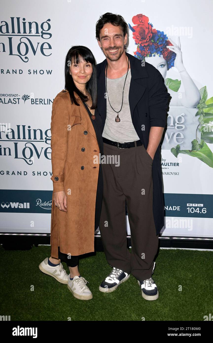 Philipp Christopher mit Ehefrau Michelle Glick bei der Weltpremiere der Falling In Love Grand ...