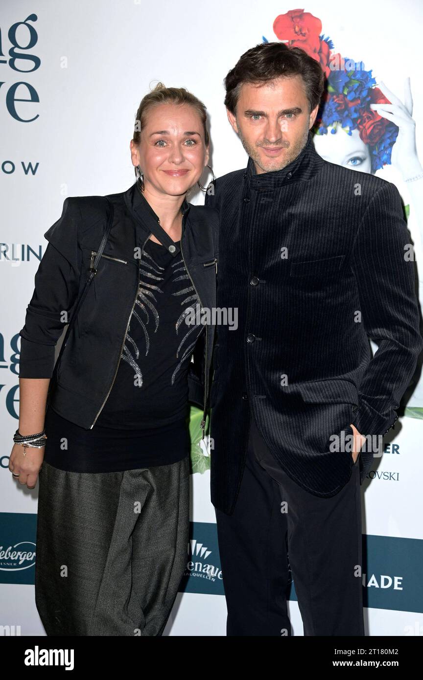 Lenn Kudrjawizki mit Ehefrau Nora Kudrjawizki bei der Weltpremiere der ...