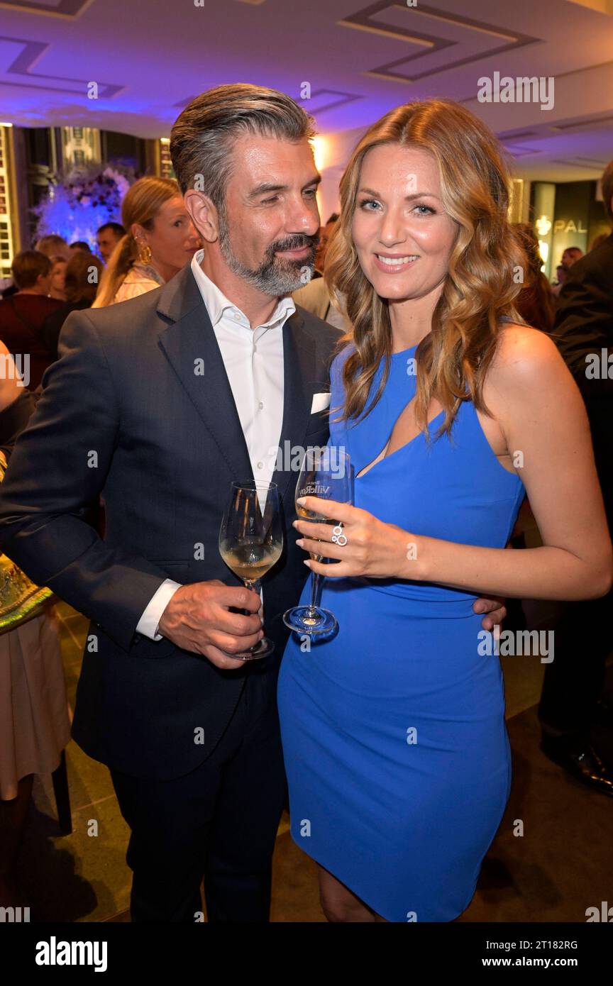 Ella Endlich mit Partner Marius Darschin bei der Weltpremiere der ...