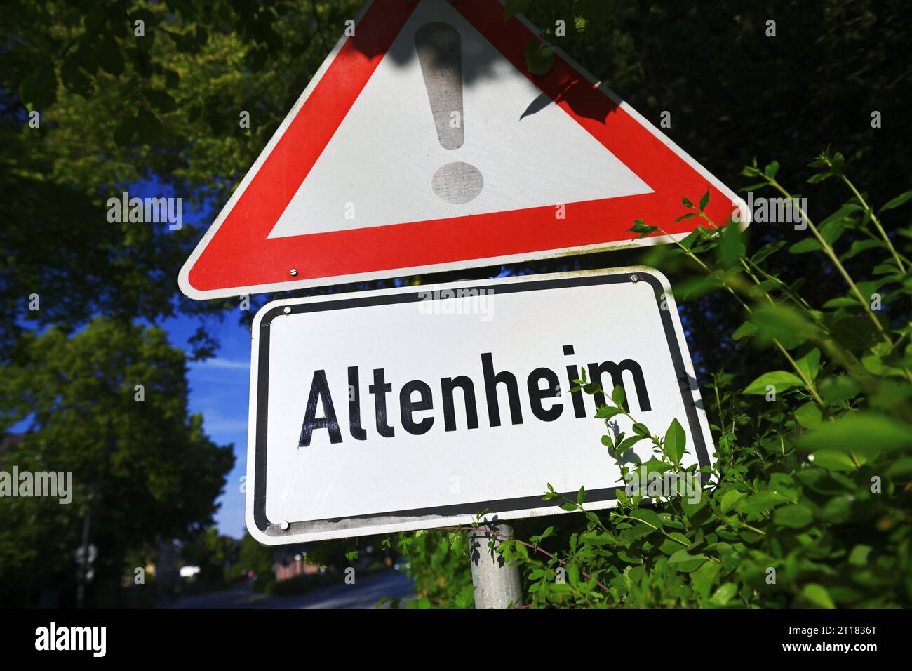 Pflegeheim ältere menschen hi-res stock photography and images - Alamy